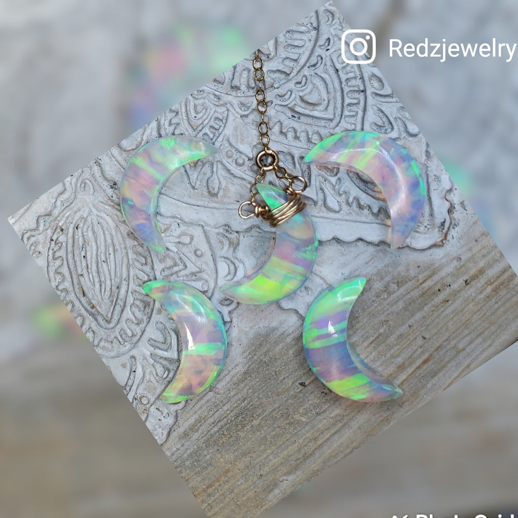 Hydro Opal Resin Moon Lariat – Redz Jewelry